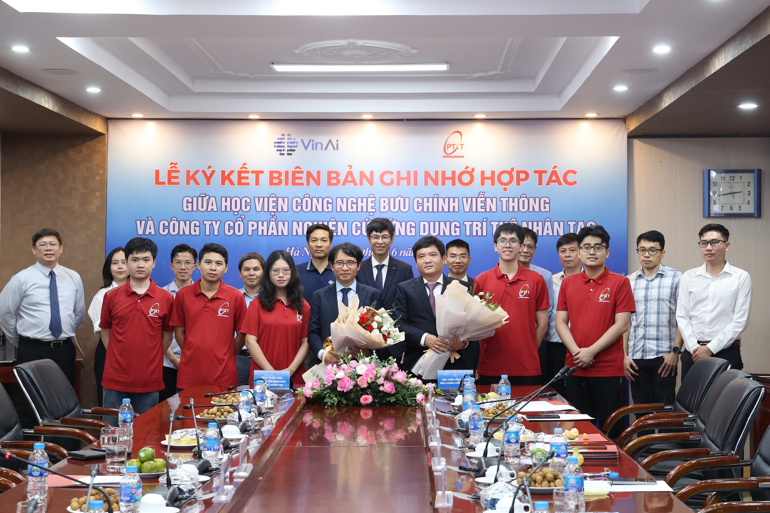 PTIT ແລະ VinAI ລົງ ນາມ ໃນ ບົດ ບັນ ທຶກ ຄວາມ ເຂົ້າ ໃຈ ຮ່ວມ ມື ຝຶກ ອົບ ຮົມ ...