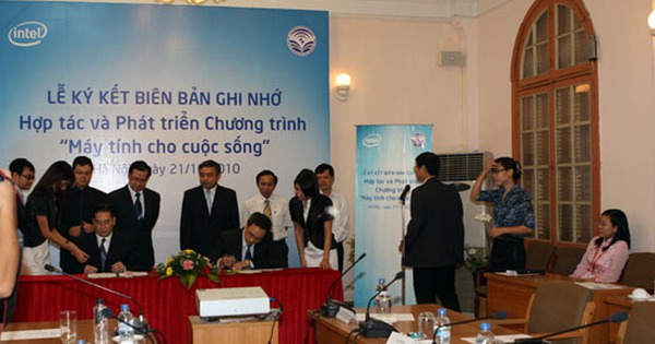 Intel helps Vietnam to develop IT sector