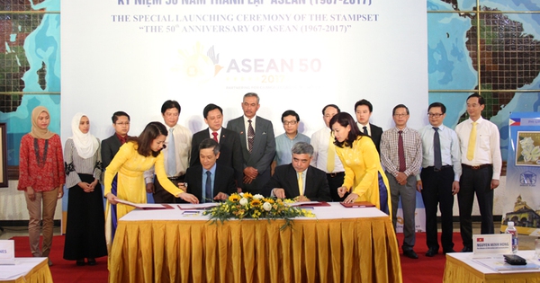 Phát hành đặc biệt bộ tem bưu chính “Kỷ niệm 50 năm thành lập ASEAN"